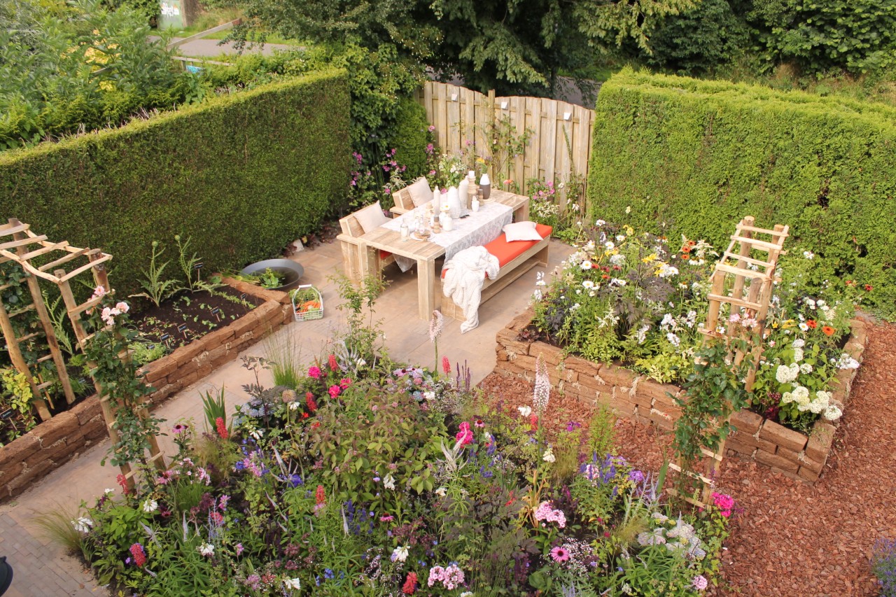 Kleurrijke bloementuin | Maatkussens